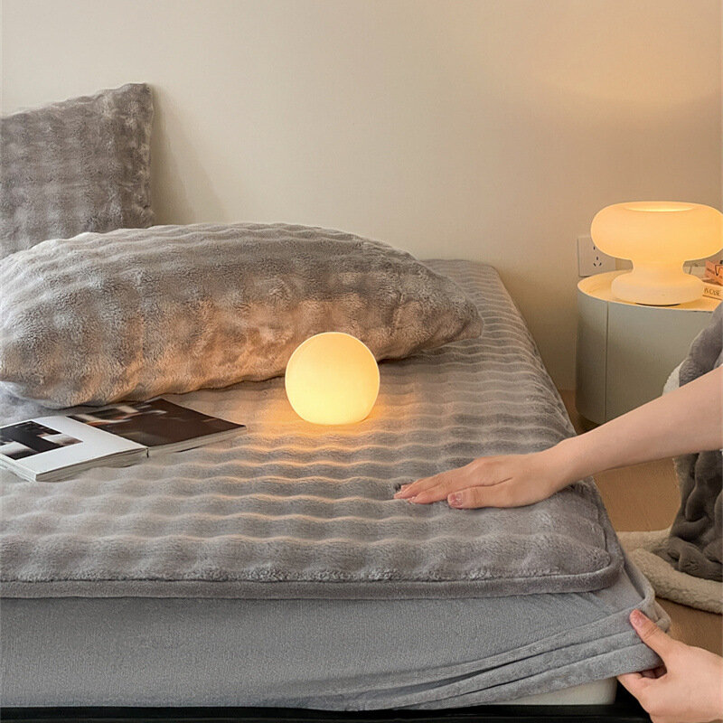 Зимняя утолщённая простыня на резинке из молочного флиса, простыня из кораллового флиса класса А, комплект из трёх предметов, для домашнего использования, наматрасник Simmons,200*220cm