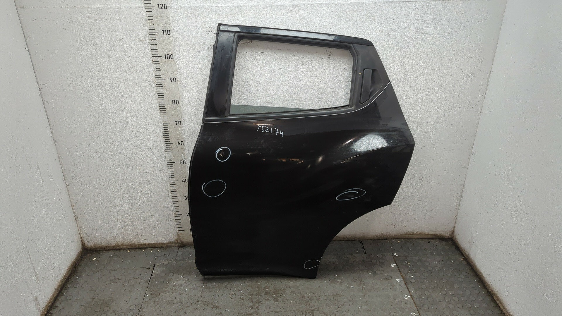 Дверь боковая (легковая) левая задняя Nissan Juke Б/У