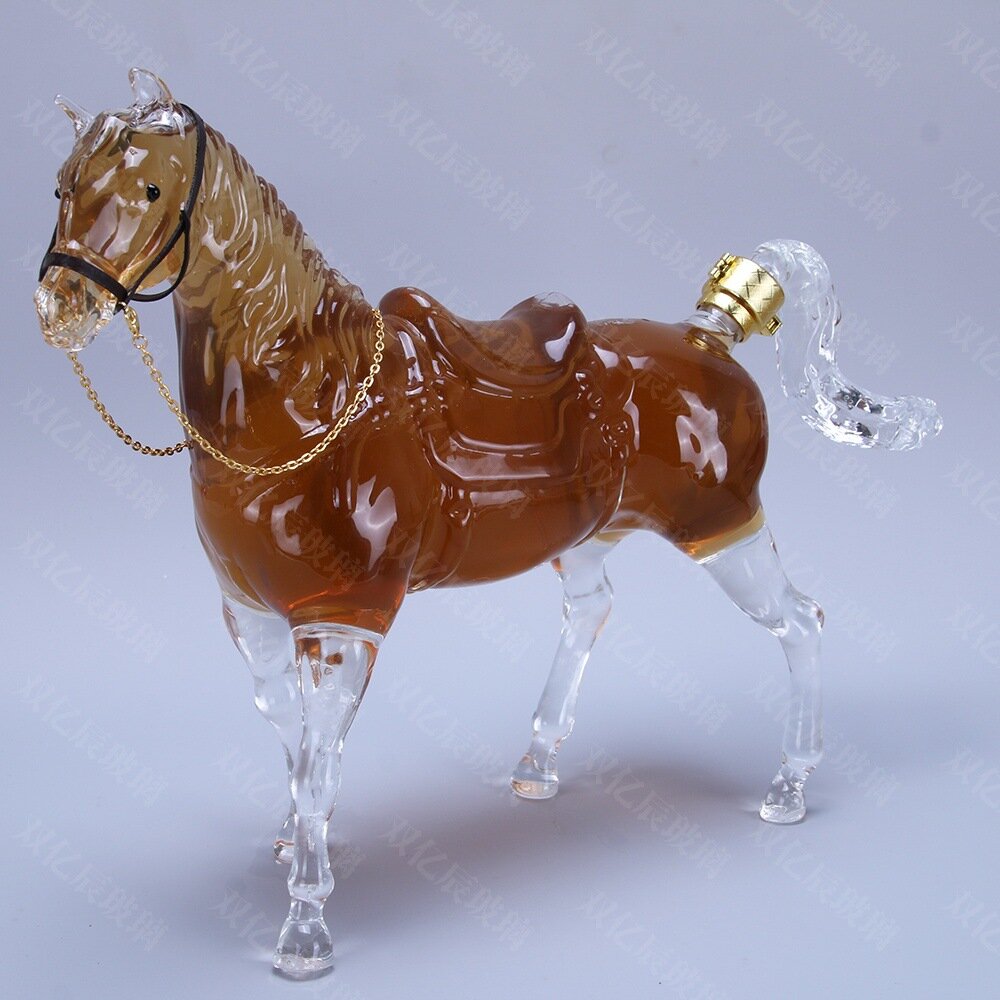 2026 Новейшая модель, поставка от производителя, бутылка для вина в форме лошади, высококачественное боросиликатное стекло, герметичный контейнер для вина, новая креативная бутылка для вина в форме лошади