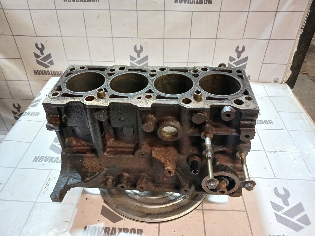 Блок двигателя Ford Focus 1 1998-2004