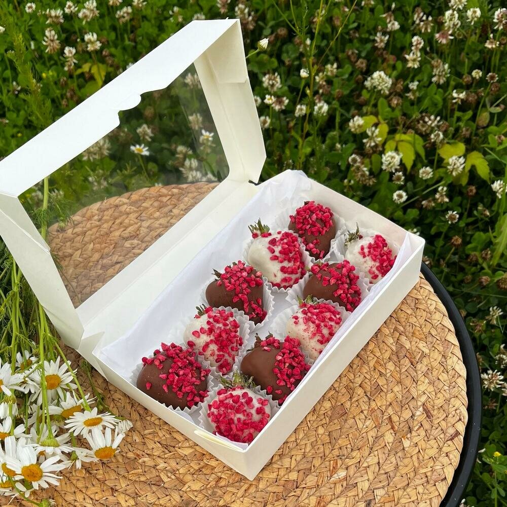 Набор ягод клубники в шоколаде "Шарлотта", от Мадам Клубники, 10 штук