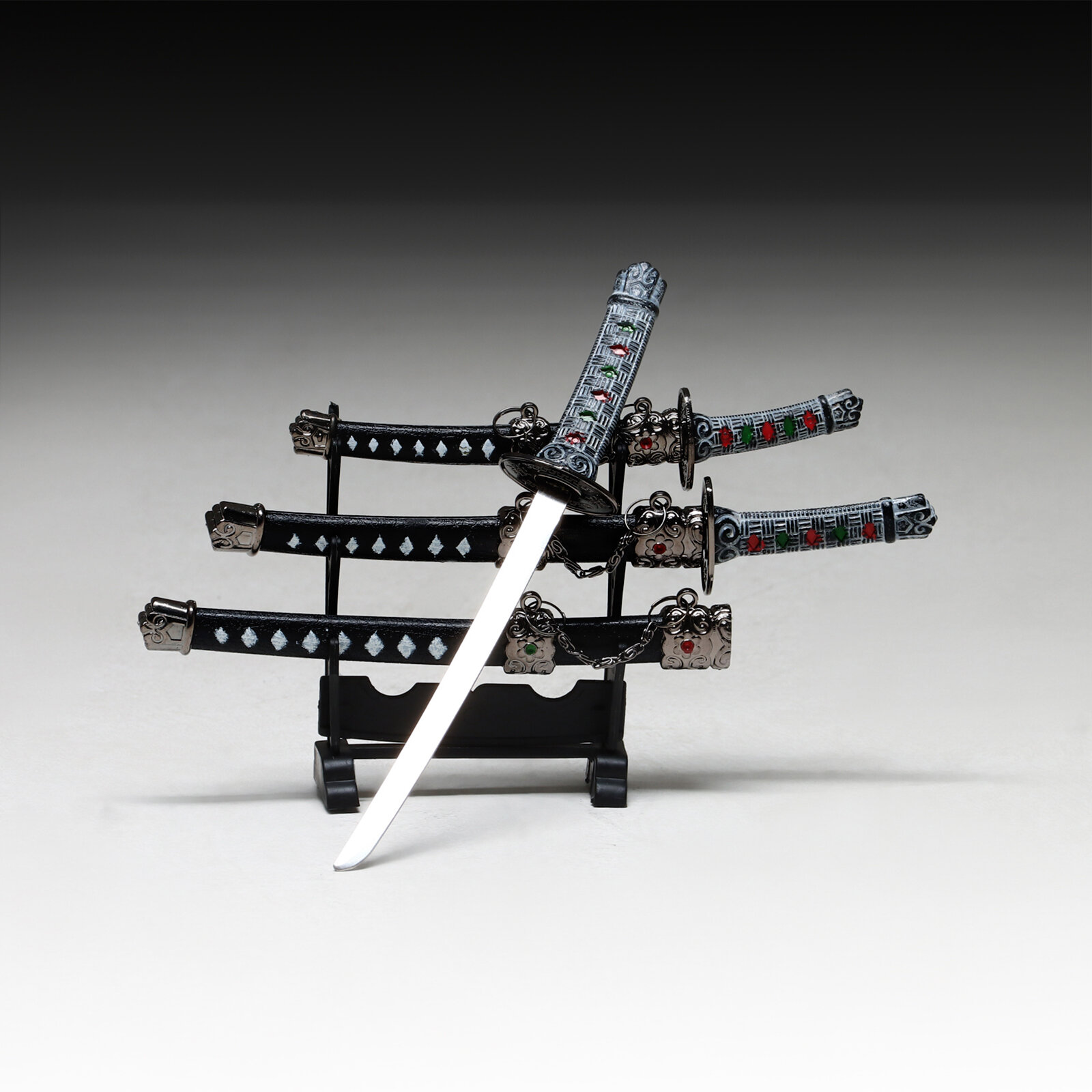 Макет оружия «Сувенирные катаны на подставке 3в1. Алмаз», подарочный набор, ножны чёрный с белыми ромбами, 16 см; 20 см ; 24.5 см