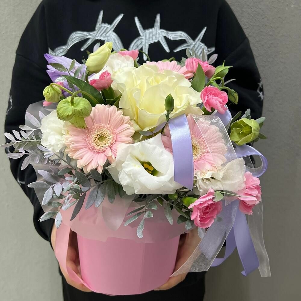 Композиция из гербер, французской розы, диантусов и эустомы в коробке - Plaza Flowers