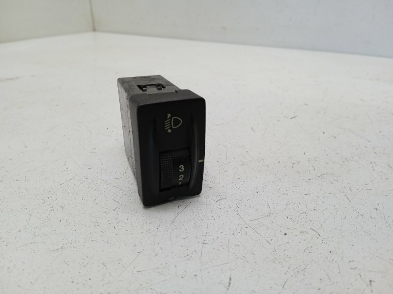 Б/У до 2007 года, Хендай Соната 5 НФ Кнопка корректора фар Hyundai Sonata 2006 NF, 5 171594 Hyundai-KIA арт. 933703K100