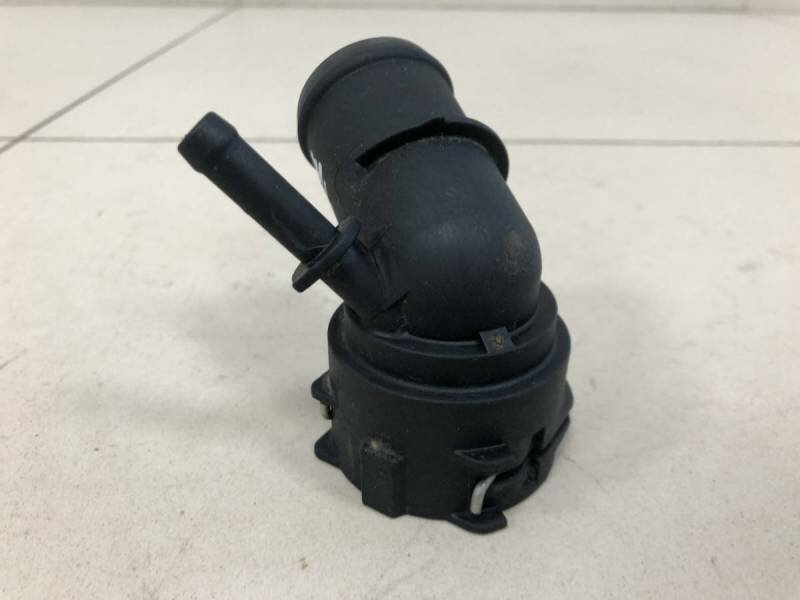 Фланец двигателя системы охлаждения Skoda Karoq 2017 кат.номер: 5Q0122291BE