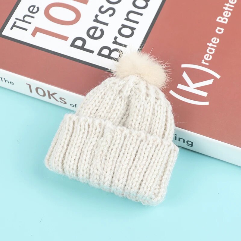 Миниатюрная вязаная шапочка KittenBaby для кукольного домика WT