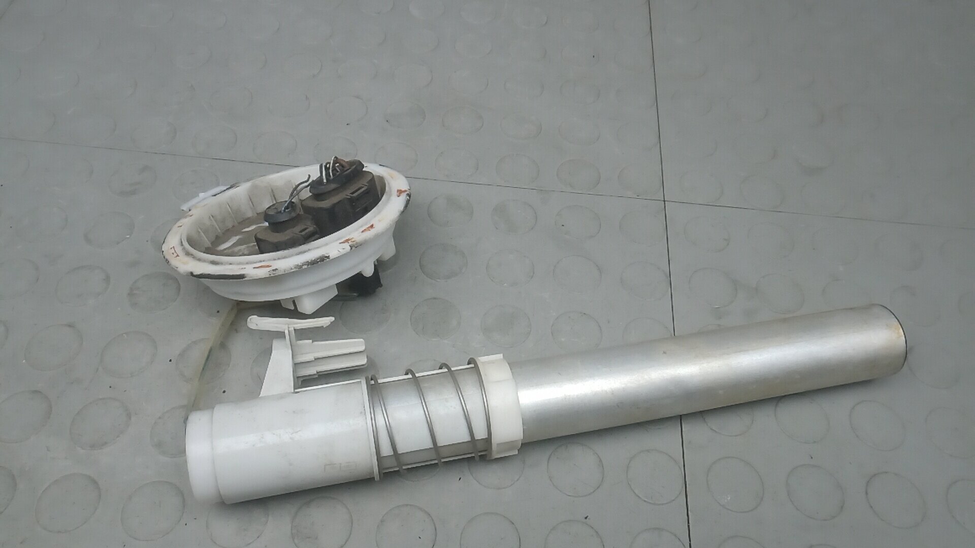 Датчик уровня топлива AUDI A8 D3