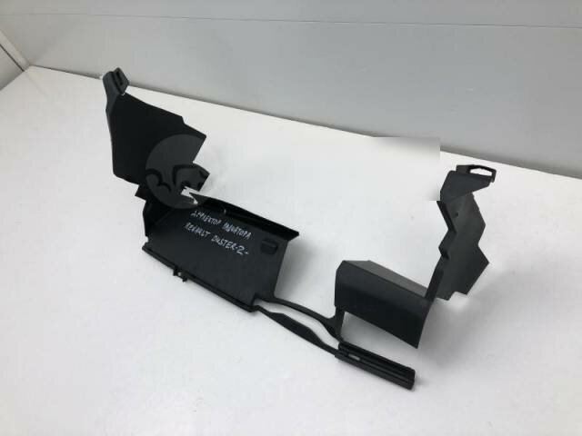 Дефлектор радиатора (пыльник кузова) Рено Дастер 2 (оригинал)