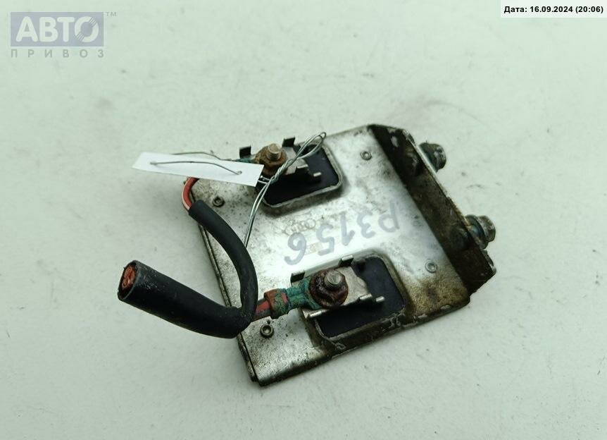 Блок управления вентилятором радиатора Audi A6 C5 (1997-2005)