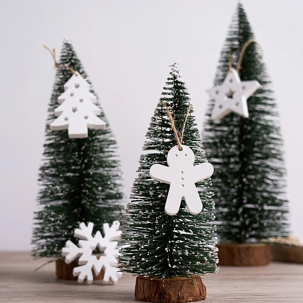 Елочные игрушки из гипса