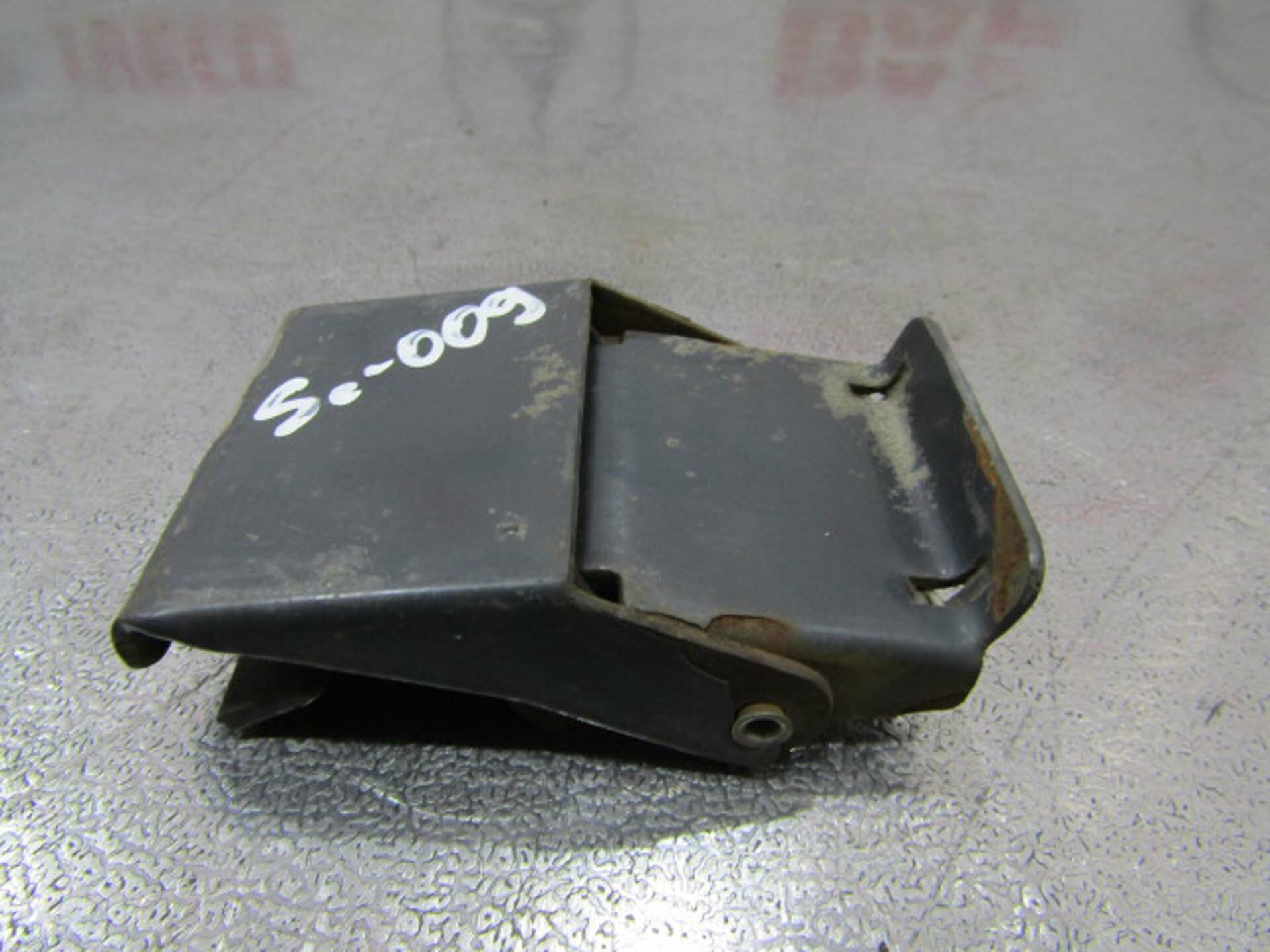 Замок крепления крыла (малый) SCANIA P, G, R