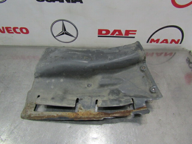 Защита экранная переднего левого брызговика Scania P, R, G