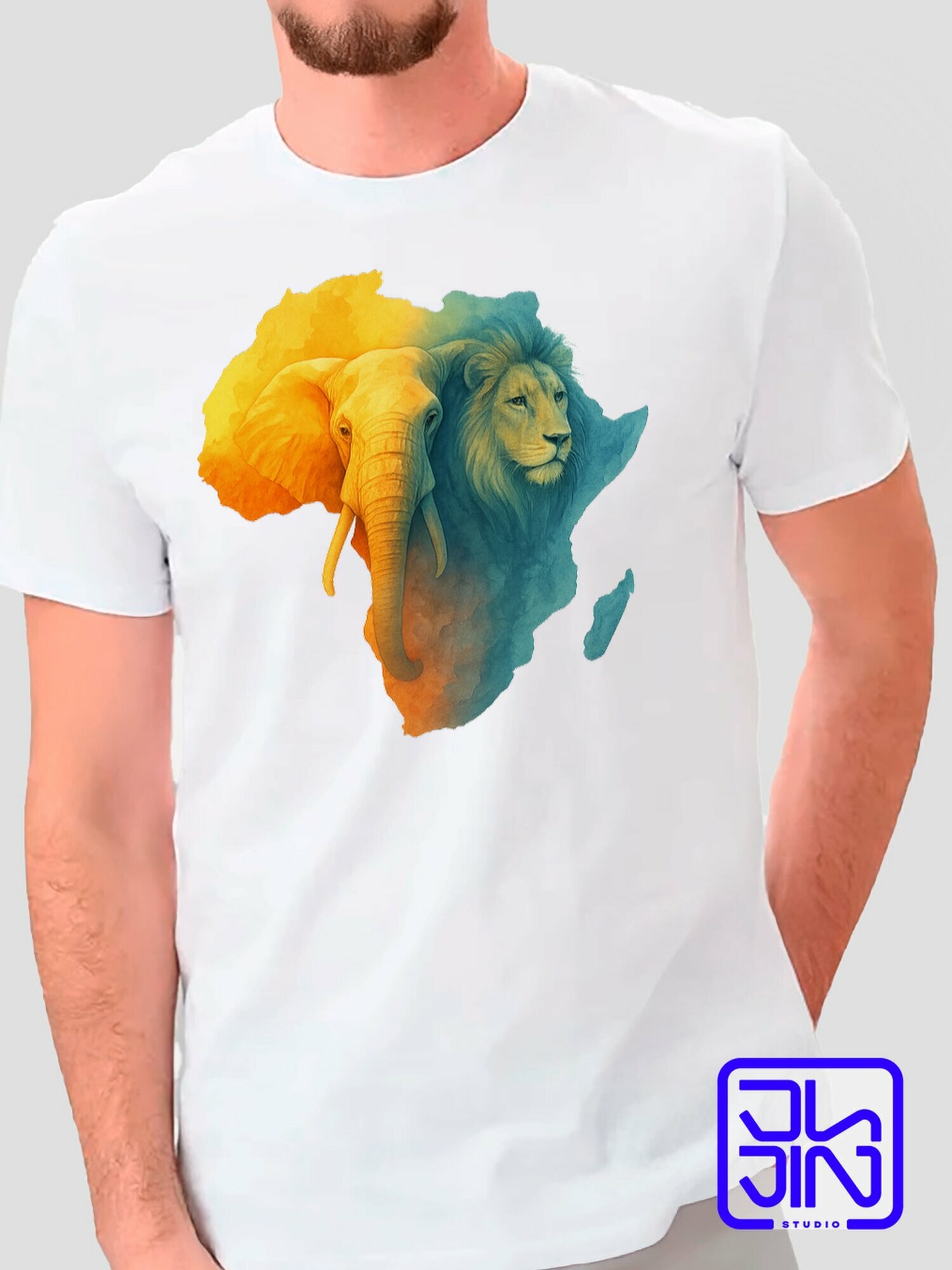 Футболка классическая мужская с авторским принтом Этнический бирюзовый принт слона и льва в оттенках морской волны Африки, белый хлопковый трикотаж с прикольным рисунком на груди