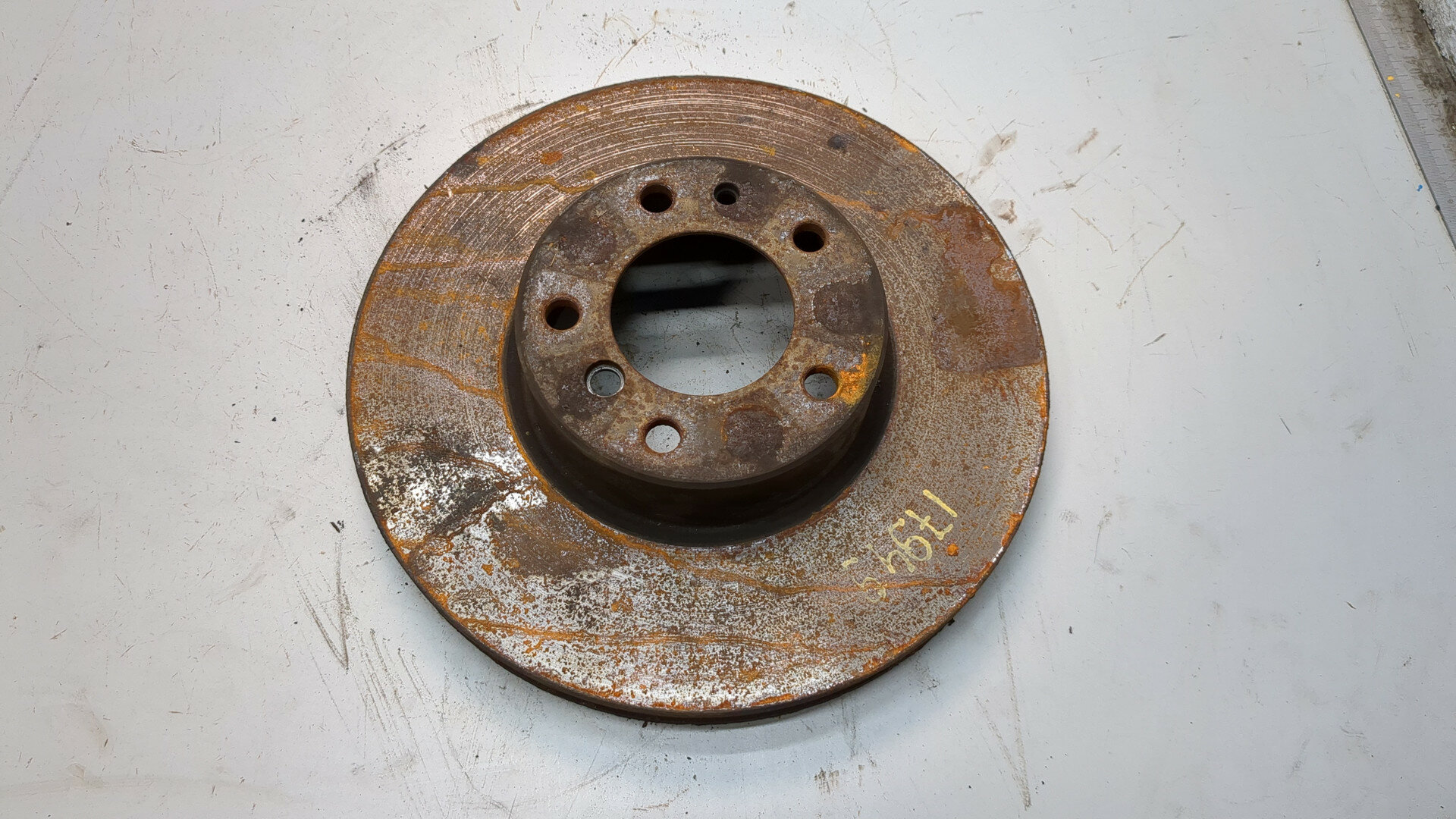 Диск тормозной передний BMW 7 E38 Б/У