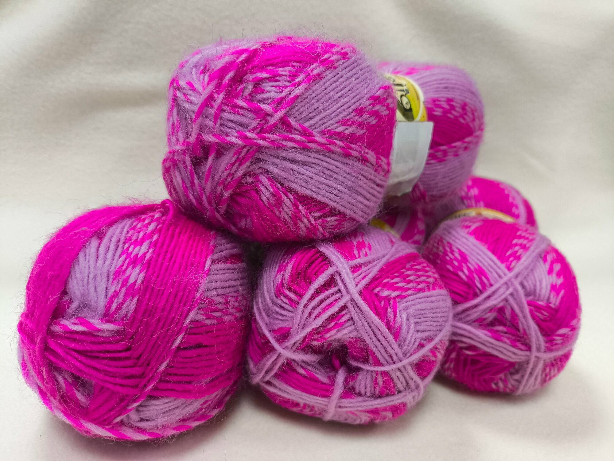 Пряжа гамма Аделия Белла, меланжевая, для ручного вязания, тонкая, 67%шерсть, 33%полиэстер, 266 м, 4 штуки