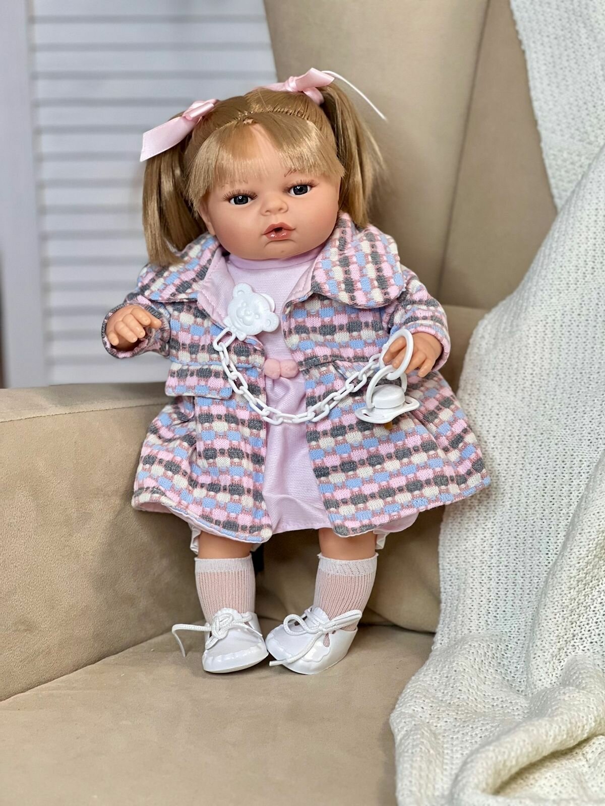 Кукла Berbesa мягконабивная 42 см MARIA