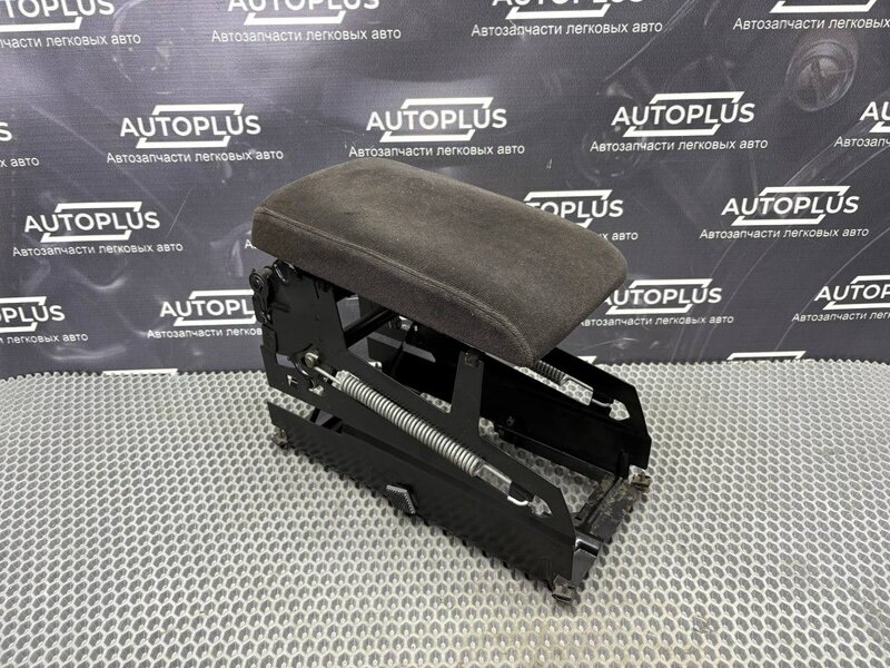 Подлокотник Volkswagen Passat B5 (1.8 AWT) Б/У с пробегом Арт. 17801
