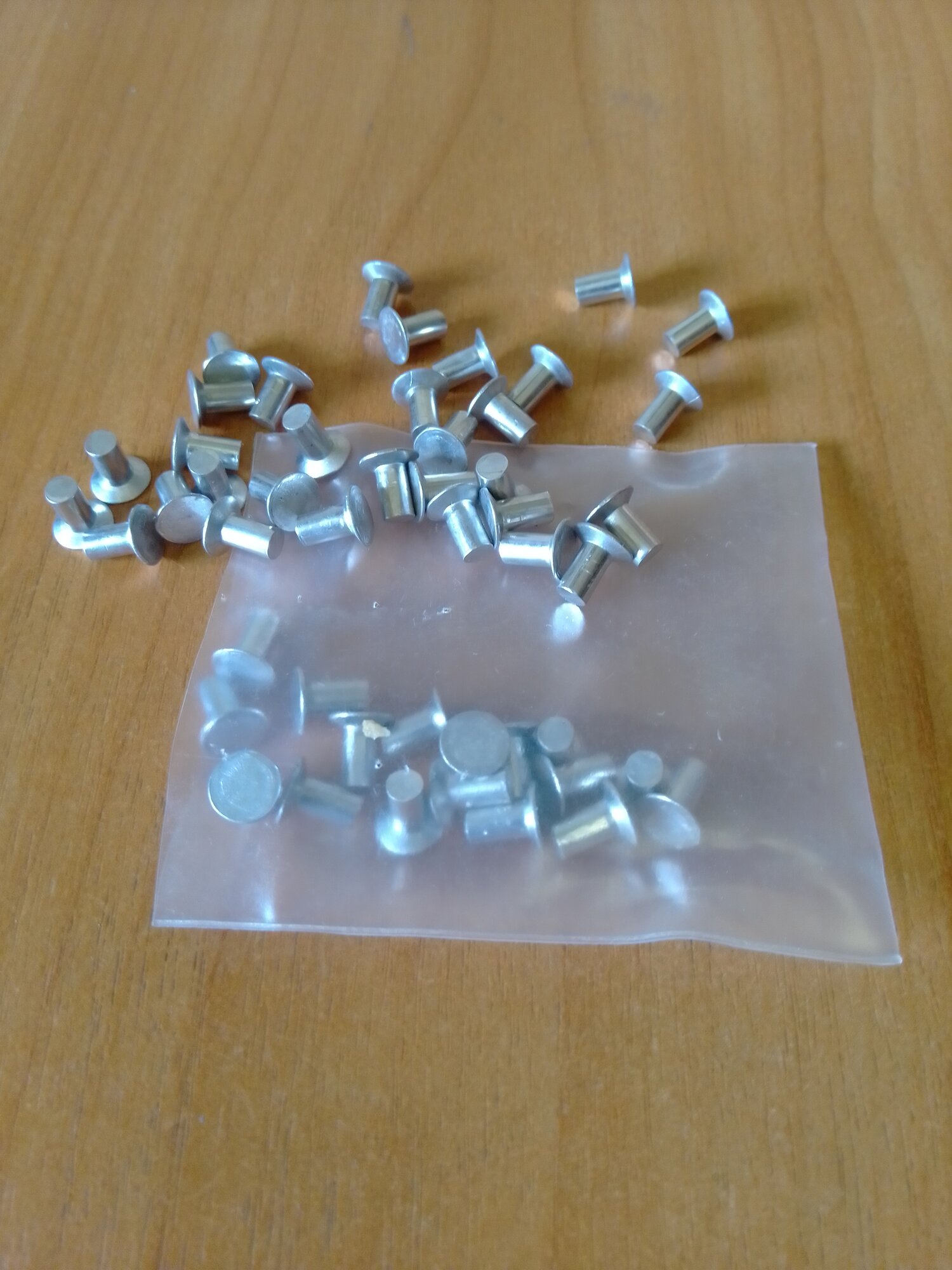 Заклепка диска сцепления 4х8 потайная алюминиевая для автомобилей ГАЗ, ЗИЛ и др. Комплект 48 шт.