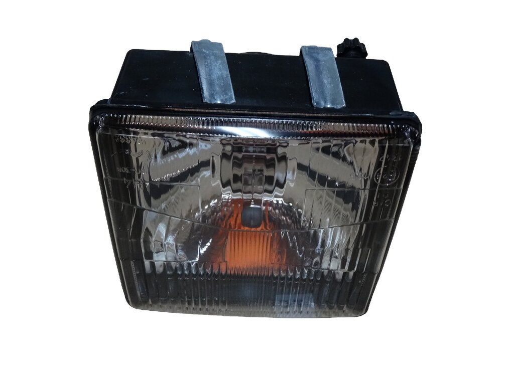 Фара квадратная встроенная н/о МТЗ (с 2005г.) 8710.3711
