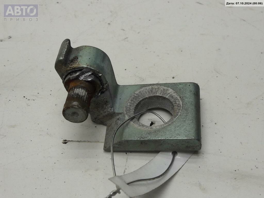 Петля двери задней правой Volkswagen Passat B3