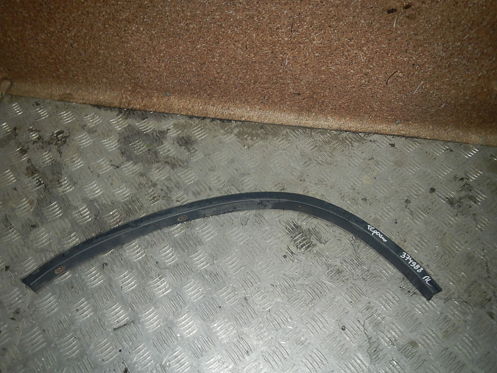 Б/У Накладка крыла переднего левого, Nissan (Ниссан)-TERRANO (13-) NISSAN TERRANO (13-) Царапины. 374988 NISSAN арт. 638...