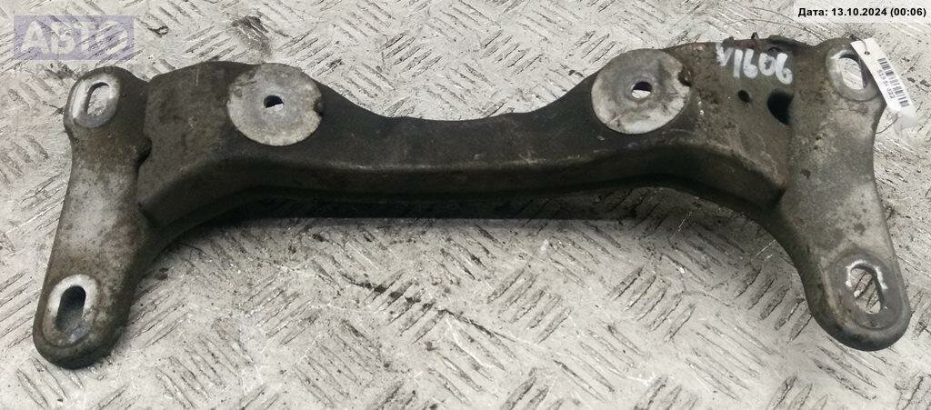 Кронштейн КПП опорный BMW 3 E90/E91/E92/E93 (2005-2013)