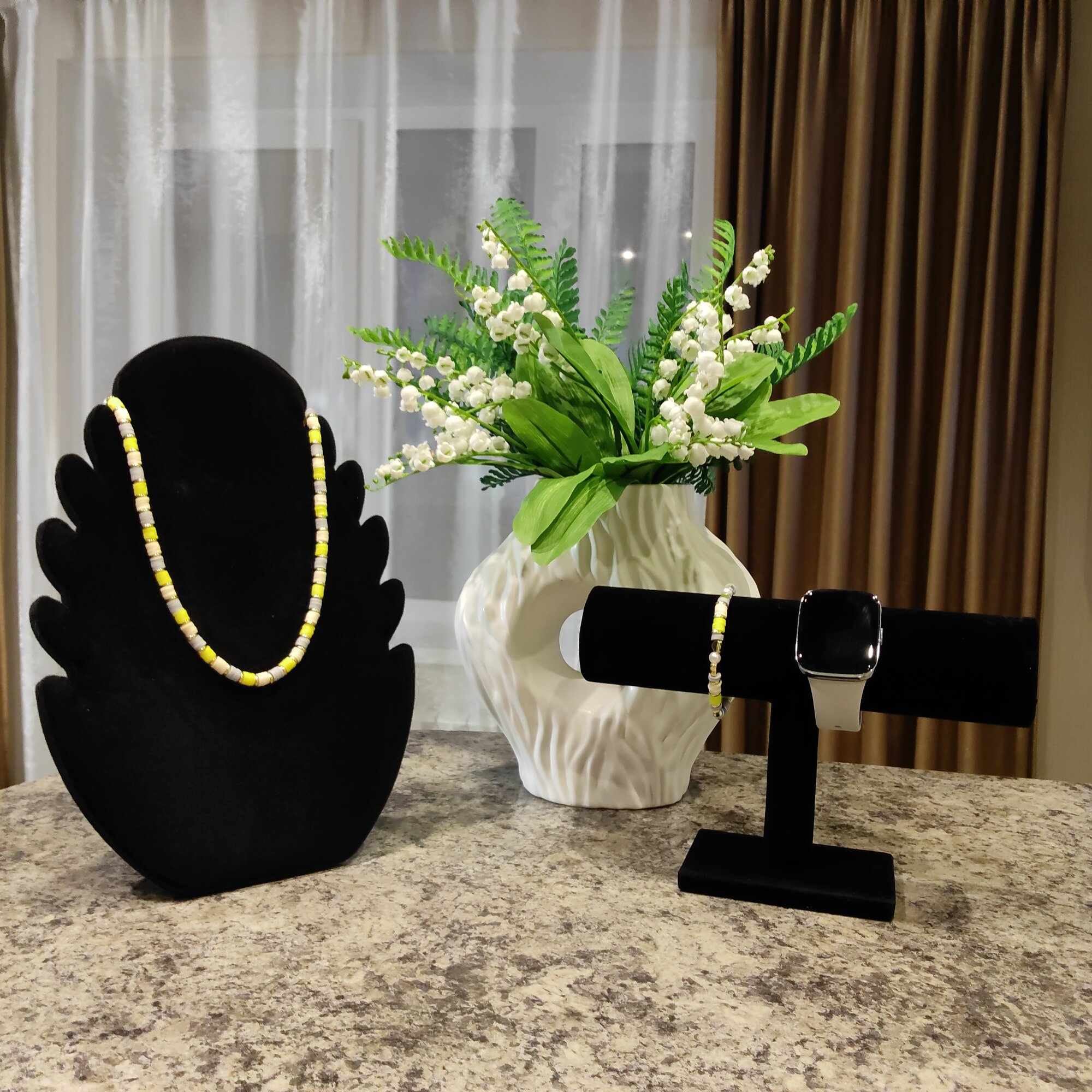 Комплект бижутерии: браслет, колье