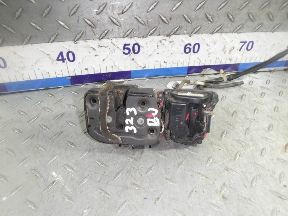 Замок двери передней левой Mazda 323 BJ (1998—2001) BJ3D59310D