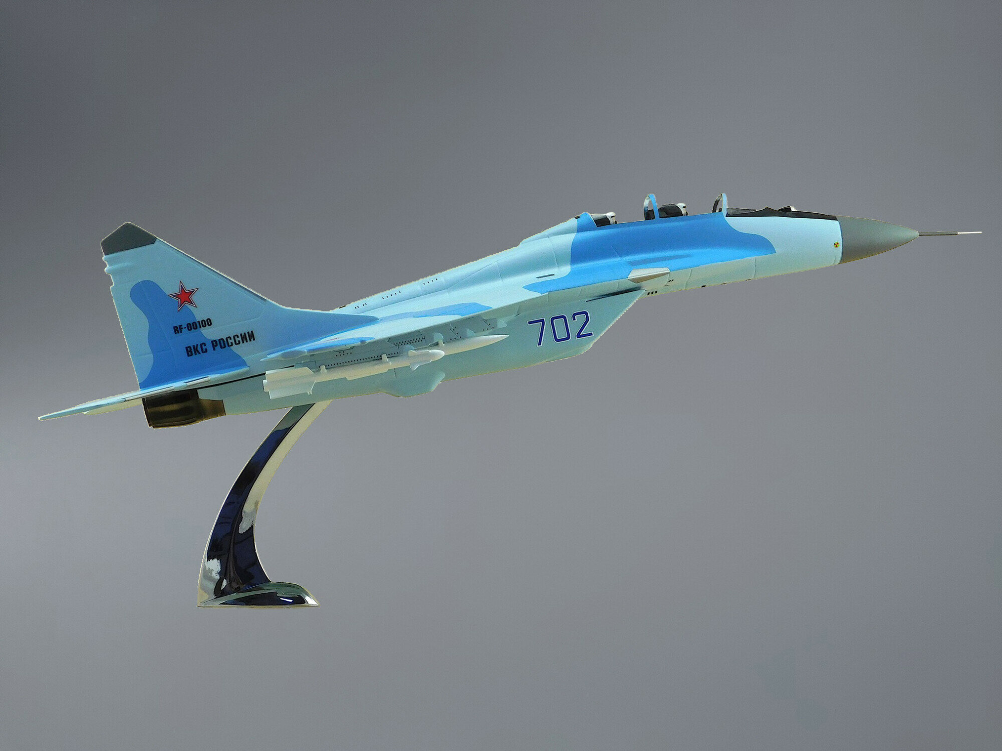 Самолет МИГ-35 (ВВС России) [Готовая модель] (1:48) [RF-00100, 702]