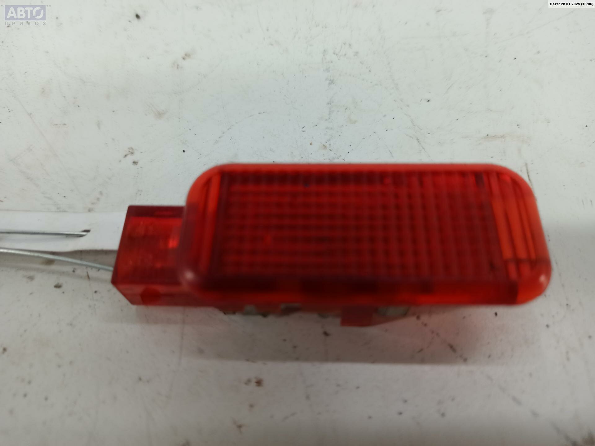 Фонарь салонный (плафон) Audi A4 B7 (2004-2008)