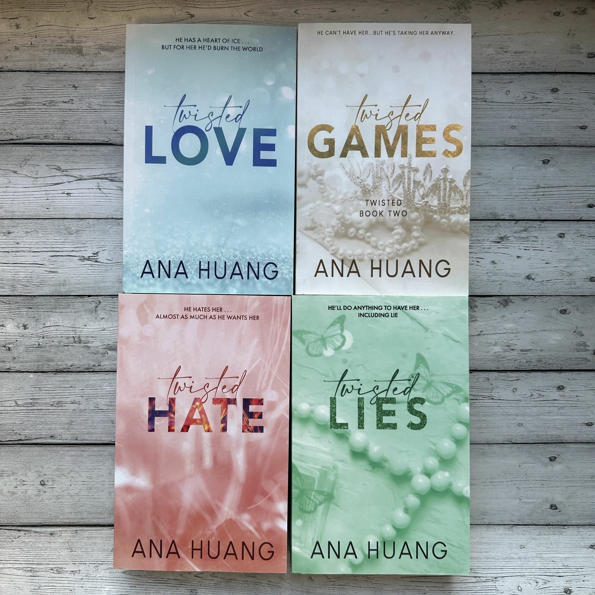 Twisted Series by Ana Huang（Английское искажение Любовь + ненависть + игры + ложь）