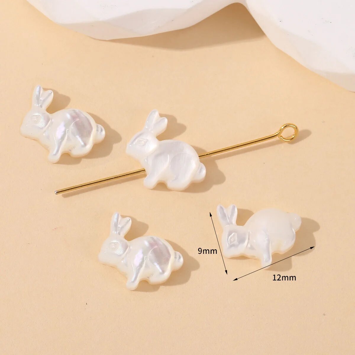 Натуральные белые перламутровые ракушки бусины 4pcs Rabbit