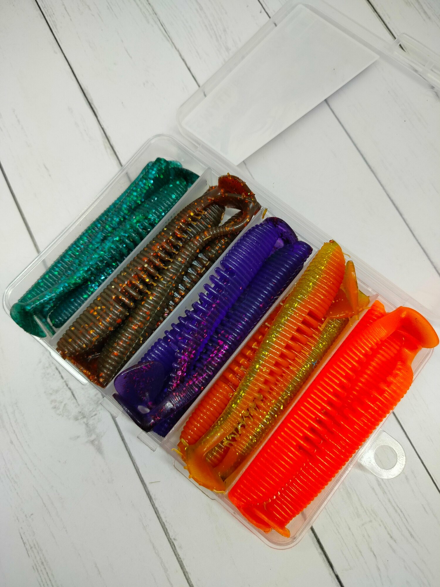 Набор-Топовых-Силиконовых приманок в боксе- №8-20шт