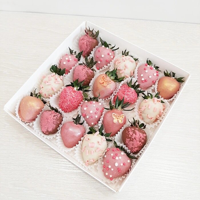 Композиция LAKRES "Принцессе", клубника в шоколаде в коробке