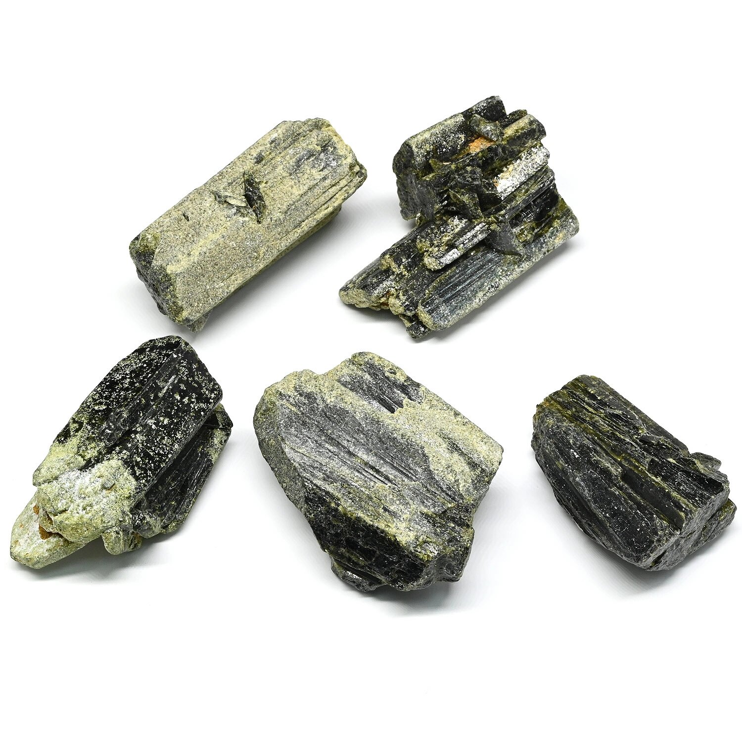 Минерал турмалин зеленый 50*28*23мм .