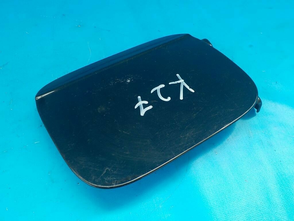 Лючок бензобака Audi A4 (B7) 2005-2007 8E0010183S - Б/У