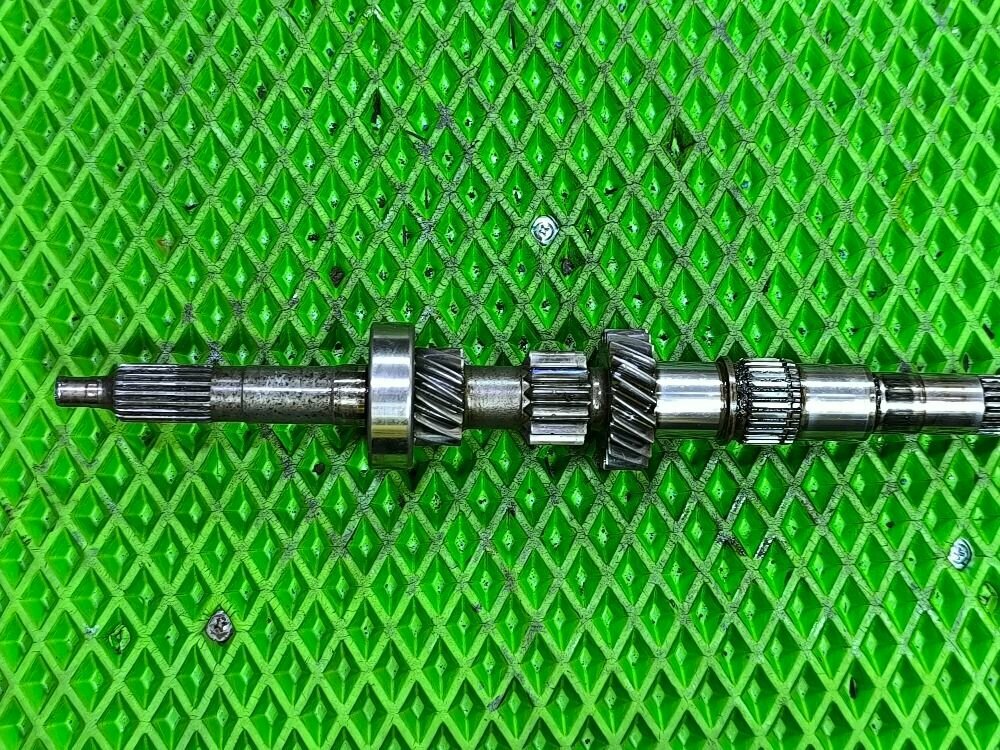 первичный вал Шевроле Авео 1,2 16кл 96666752