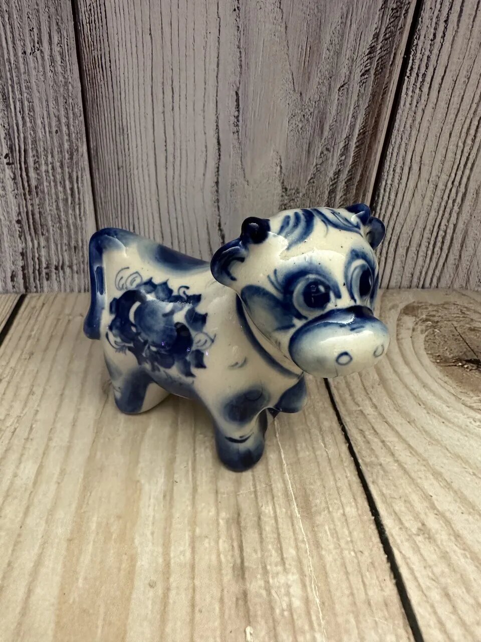 Статуэтка Весёлая Бурёнка Гжель Фарфор винтажная