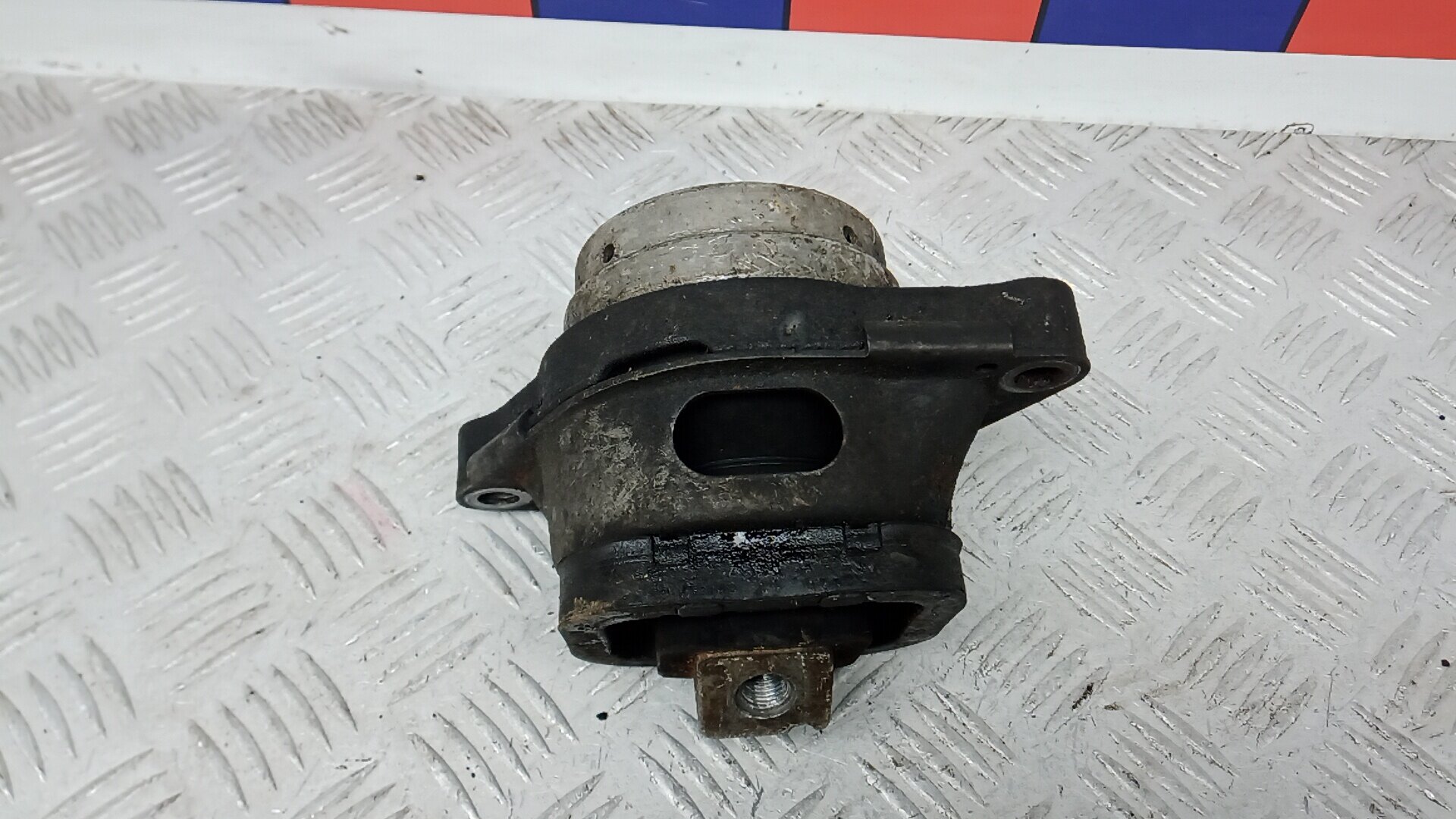 Подушка двигателя дизельная LAND ROVER RANGE ROVER 3