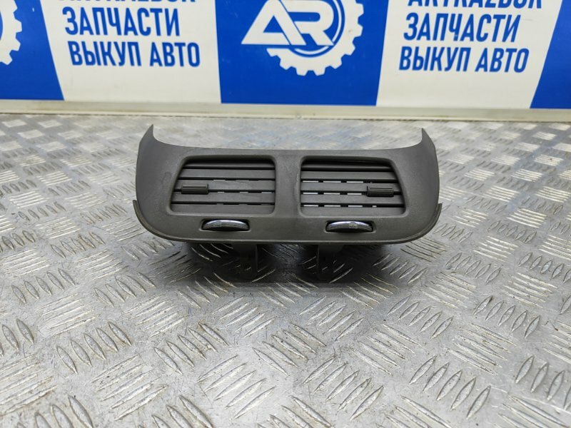 Б/У Дефлектор воздушный центральный Chevrolet Cobalt 2 T250 / Шевроле Кобальт 2 T250 1.5 В15D2 (L2C) 106 Л.С 2013