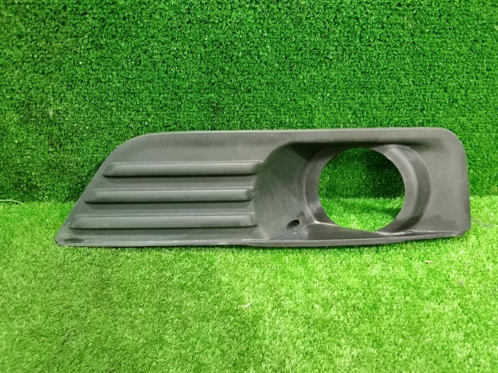 Накладка противотуманки правая Ford Focus 2 Б/У с пробегом