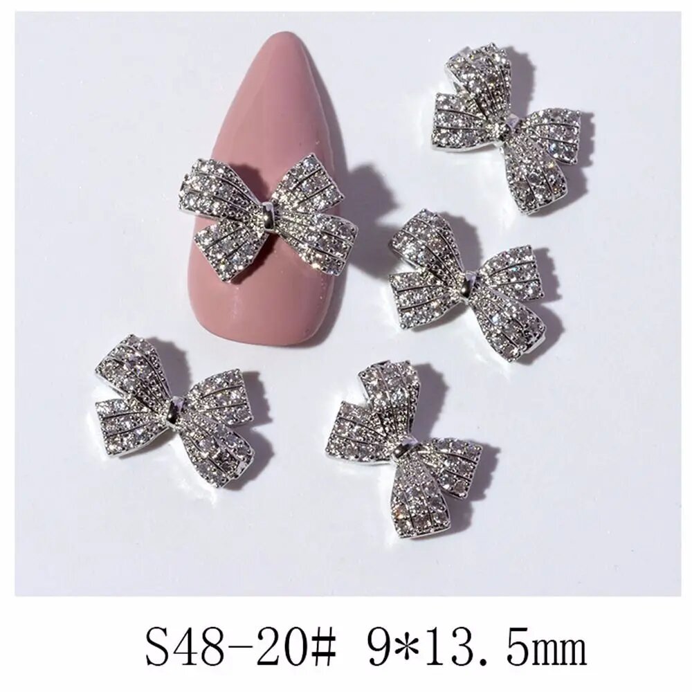 Хрустальный бантик-шарм для ногтей S48-20
