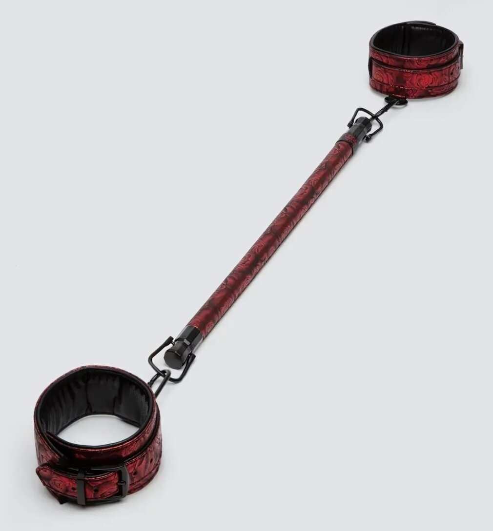 Распорка для ног 'Reversible Restraint Bar' с фиксаторами, красная/черная, искусственная кожа, 58см