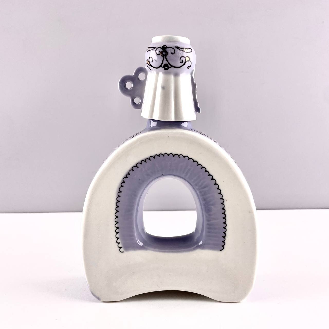 Винтажный штоф "Господин Великий Новгород". Фарфор Возрождение. Роспись, позолота. СССР, 1970-е.