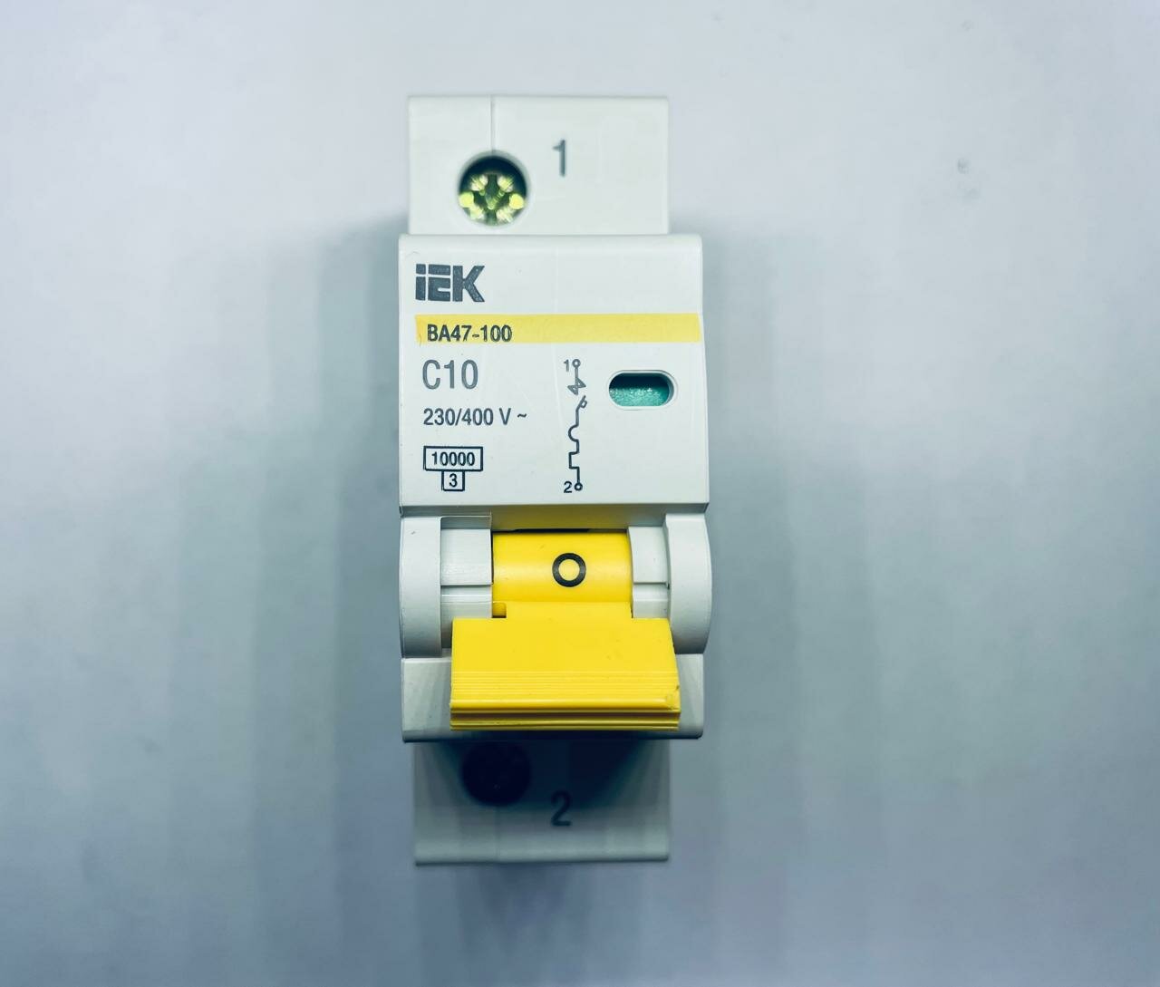Выключатель автоматический модульный 1п C 10А 10кА ВА47-100 KARAT IEK MVA40-1-010-C