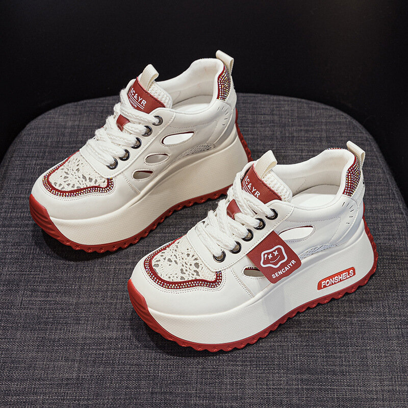 Кожаные туфли с полыми вставками для женщин 2025 года, новинка, повседневная мода, интернет-знаменитости, популярная версия, утолщенная подошва, женская спортивная обувь, женские сандалии