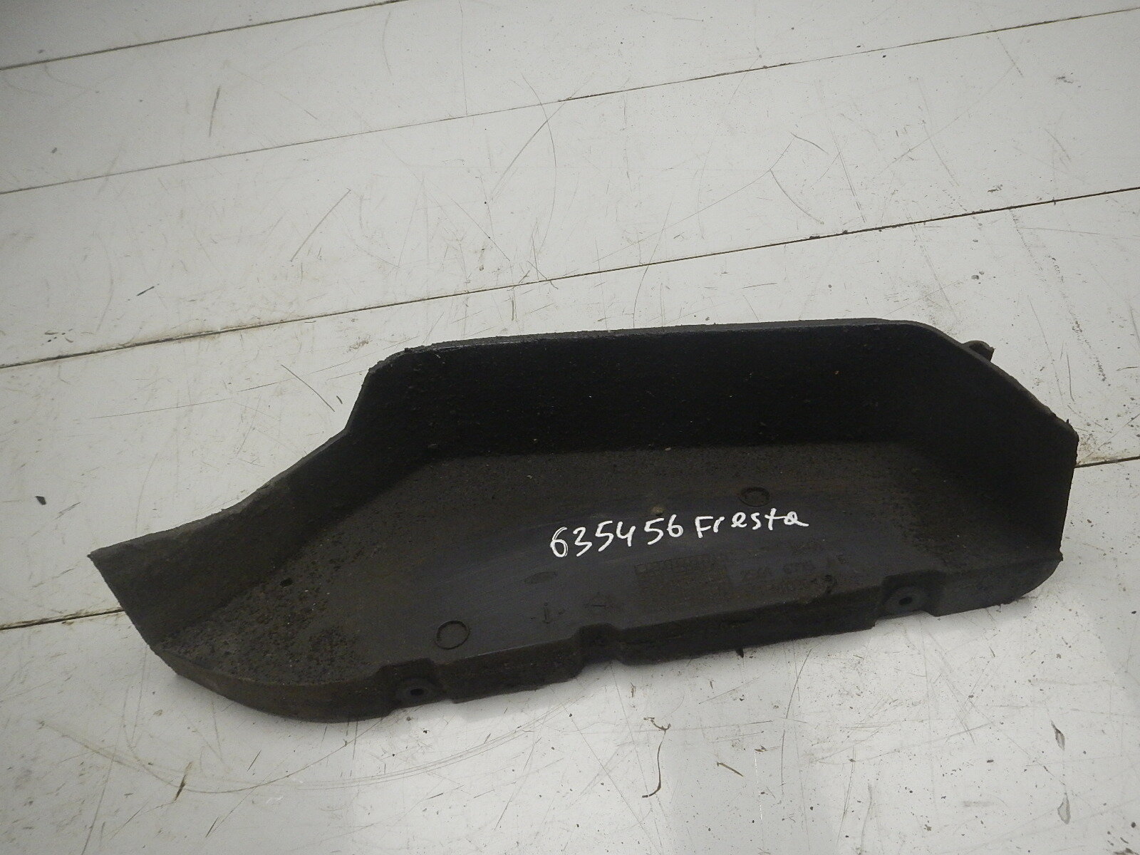 Б/У Кожух ремня ГРМ, Ford (Форд)-FIESTA (01-07) FORD FIESTA (01-07) Задиры. 635456 FORD арт. 2S616775AE
