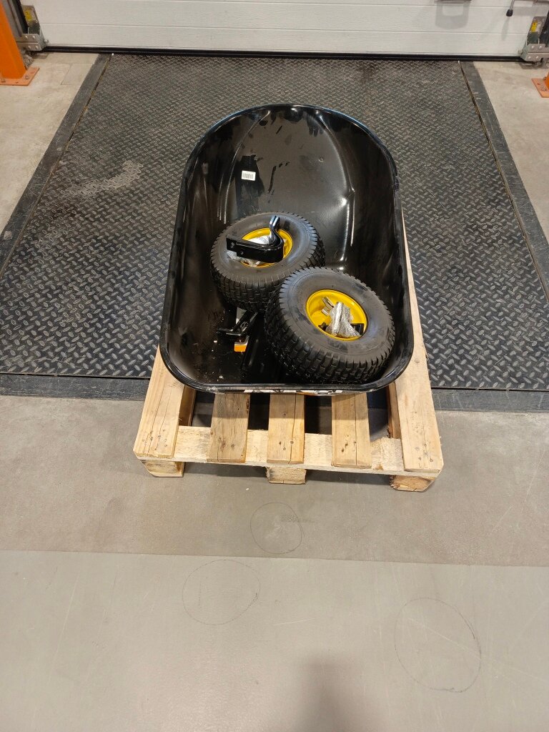 Тачка строительная DENZEL Тачка строительная, усиленная, объем 140 л, 250 кг, двухколесная, колесо 15х6.00-6 69000 (1455216)