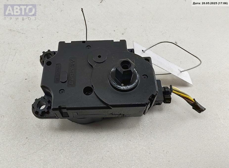 Моторчик заслонки отопителя Renault Captur