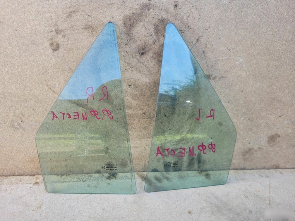 Форточки задние Ford Fiesta DX Б/У с пробегом